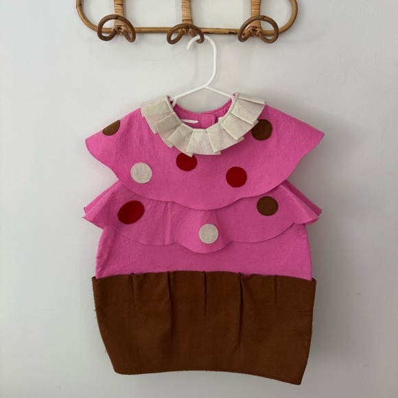 Pottery Barn Kids | Costumes | Pottery Barn Kids Cupcake Costume 23t ...